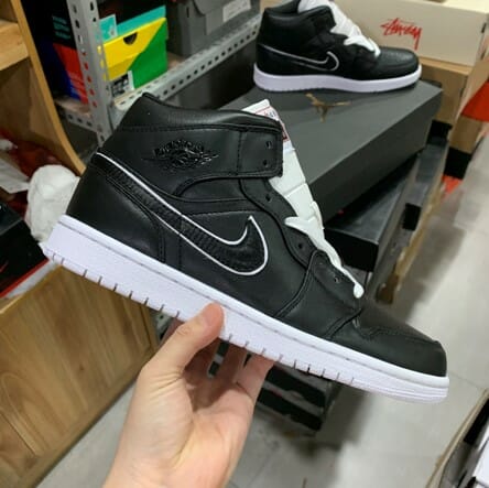 [HOT NOW] Get New Air Jordan 1 Mid Black And White Oreo